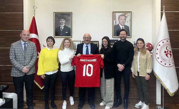 John Ackerley, TFF ve Playmakers merkezlerine ziyaretlerde bulundu ...